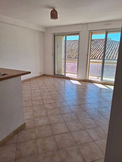 Appartement 2 pièces à Nord, Poussan, à louer