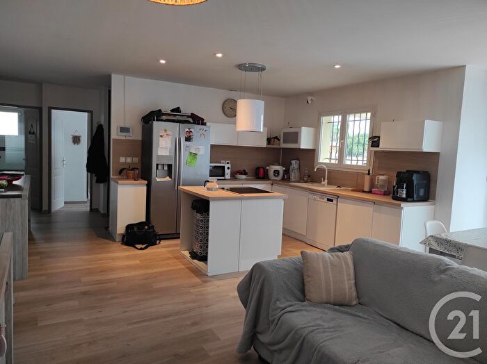 Maison à vendre - Coutras - 5 pièces - 4 chambres