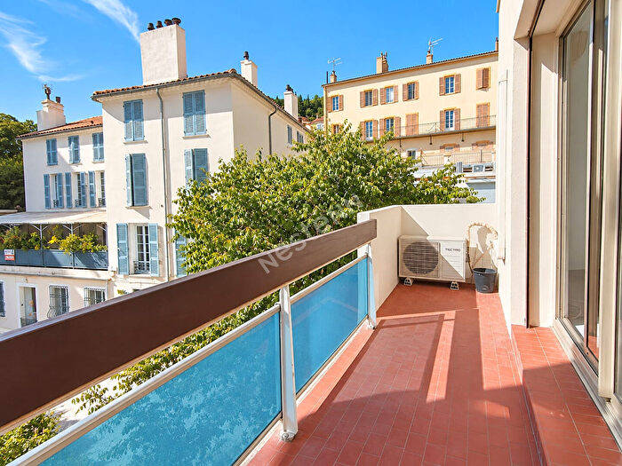 Appartement 1 pièce à louer à Hyères, Centre-ville