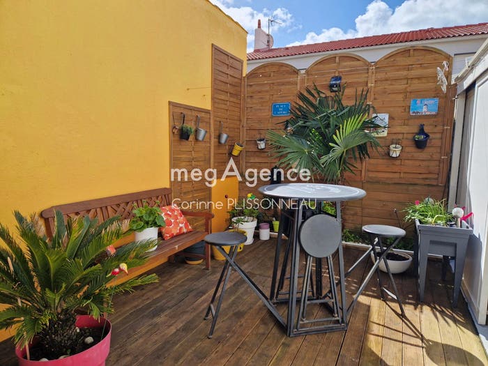 Les Sables-d'Olonne, Les Roses, Route du Château d'Olonne : Maison 4 pièces à vendre