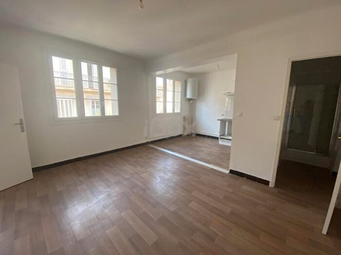 Toulon, Haute-ville - Appartement 2 pièces à louer