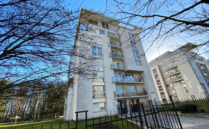 Appartement à louer - Reims, Courlancy, Porte de Paris, Bois dAmour - 7 pièces - 4 chambres