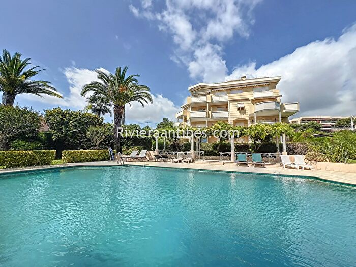 Appartement à vendre - Antibes, Rastines, Super Antibes, Laval, La Fontonne - 3 pièces - 2 chambres