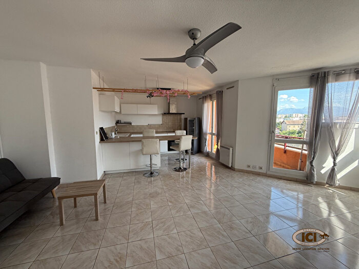 Appartement 5 pièces à Annemasse, Centre-ville, à louer