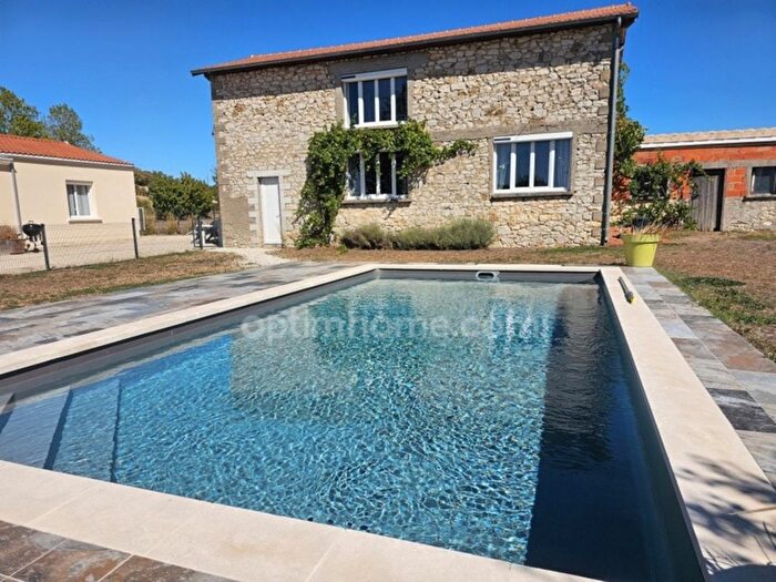 Maison 10 pièces à Touvre, à vendre