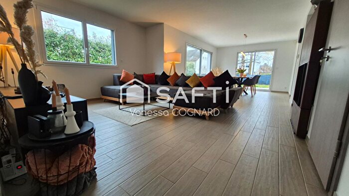 Maison à vendre - Hégenheim - 6 pièces - 4 chambres