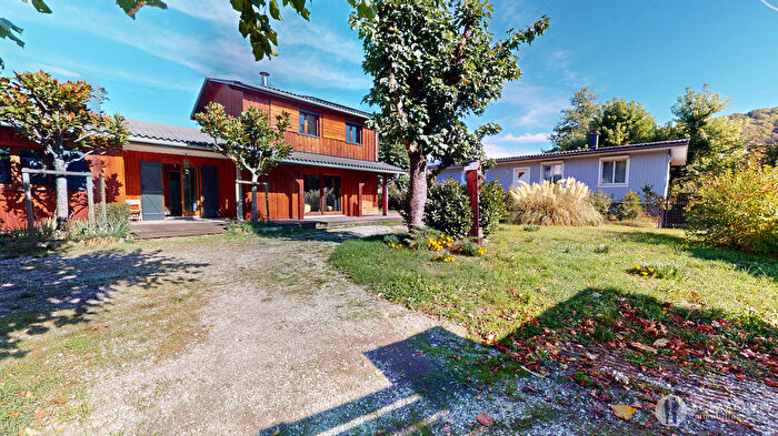 Maison à vendre - Échirolles, Village, La Commanderie - 6 pièces - 4 chambres