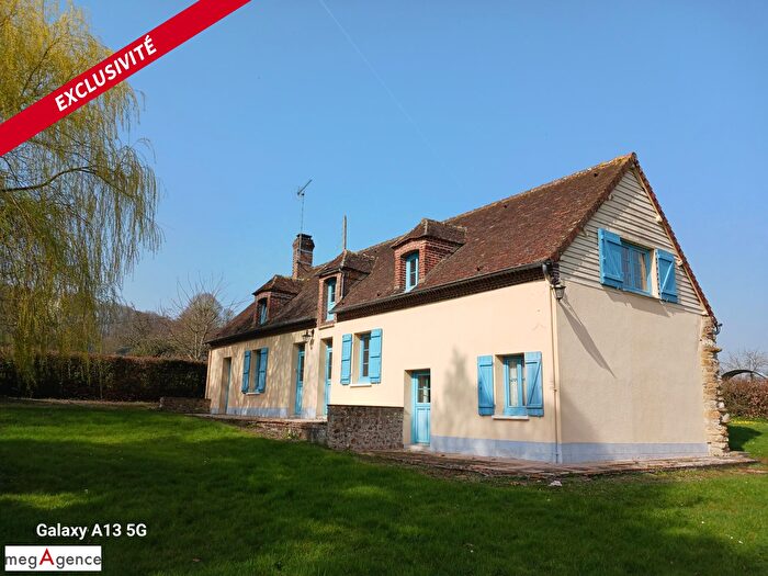Maison 5 pièces à Saint-Victor-de-Réno, à vendre