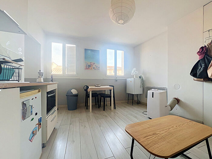 Avignon, Palais des Papes, Zone Piétonne : Appartement 2 pièces à vendre