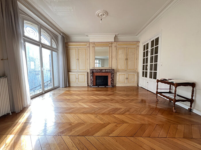 Appartement à vendre - Reims, Centre-ville - 7 pièces - 3 chambres