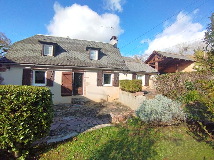 Maison à vendre - Villecomtal - 4 pièces - 2 chambres