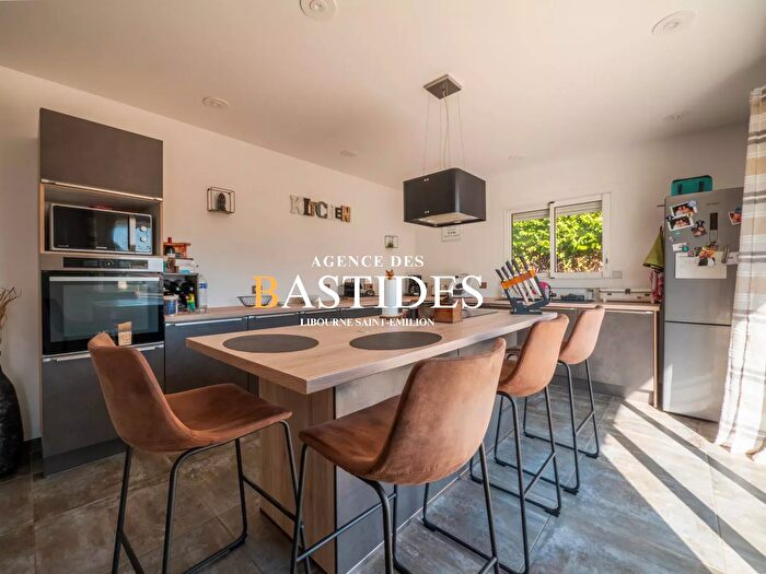 Maison à vendre - Coutras - 5 pièces - 4 chambres