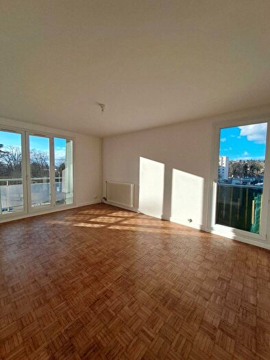 Appartement à louer - Centre Ville Est, Bourgoin-Jallieu - 4 pièces - 3 chambres