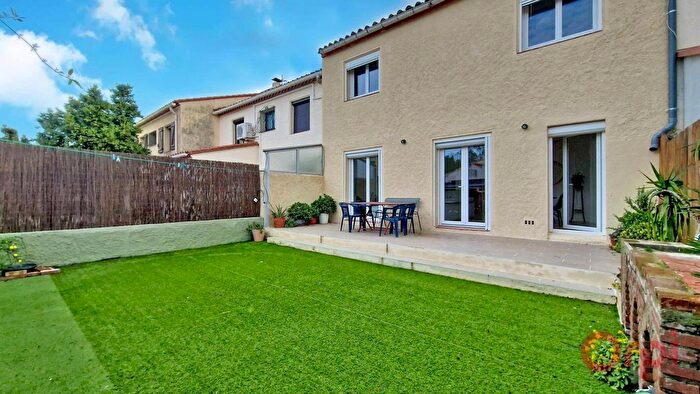 Maison à louer - Nord, Cabestany - 5 pièces - 4 chambres