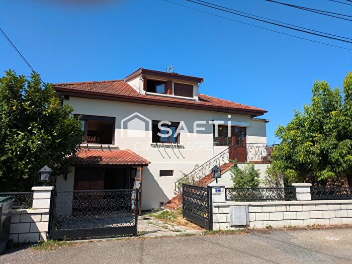 Ambérieu-en-Bugey, Jean de Paris : Maison 8 pièces à vendre