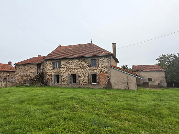 Maison à vendre - Saint-Pierre-Laval - 5 pièces - 3 chambres