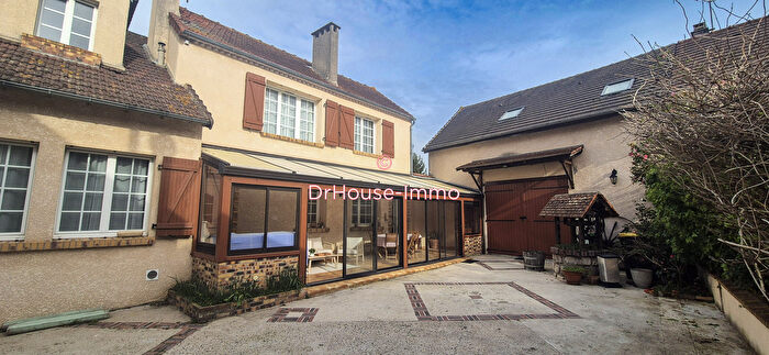 Maison 10 pièces à vendre à Villaines-sous-Bois
