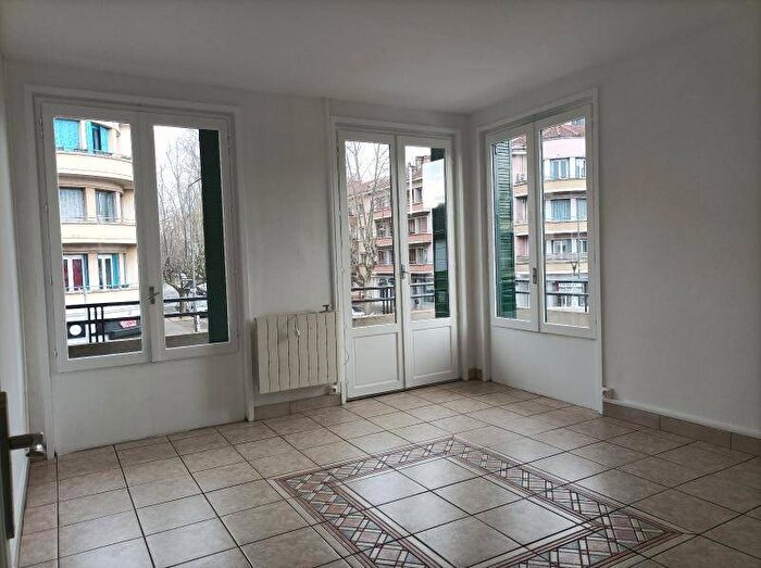 Appartement à louer - Canal, Givors - 4 pièces - 3 chambres