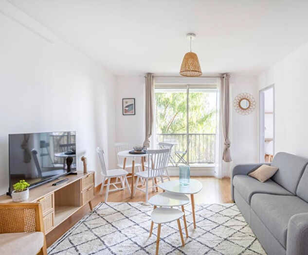 Appartement à vendre - Marseille e , La Timone - 5 pièces - 4 chambres