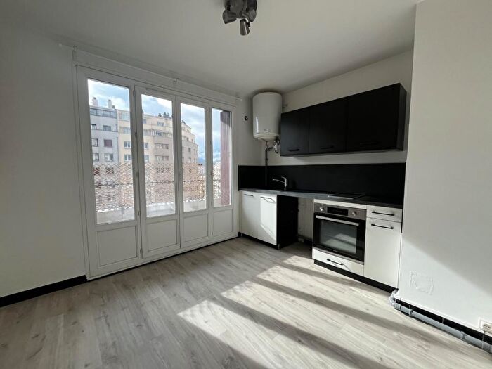 Appartement à louer - Grenoble, Eaux-Claires, Mistral - 1 pièce - 1 chambre