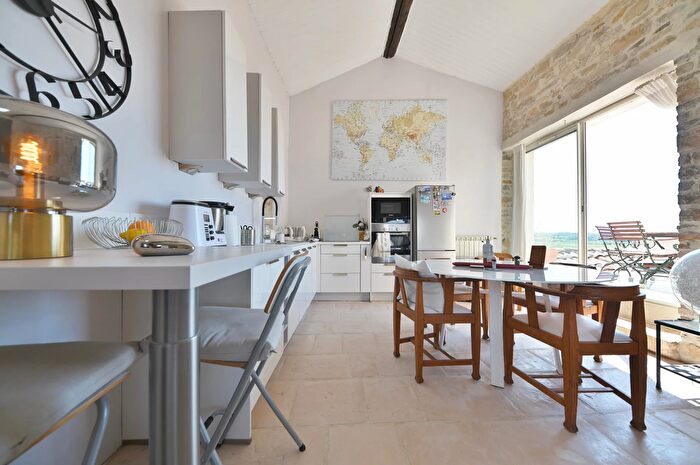 Maisons à vendre et appartements à louer - 1