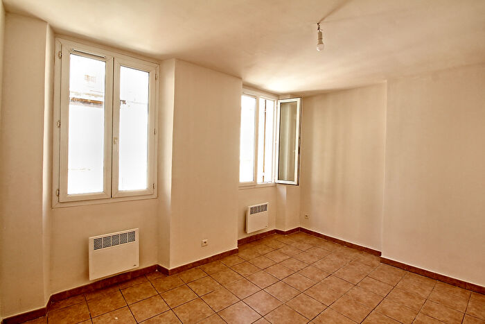 Appartement à louer - Marseille e , Cours julien, Notre-Dame-des-Monts - 1 pièce - 1 chambre