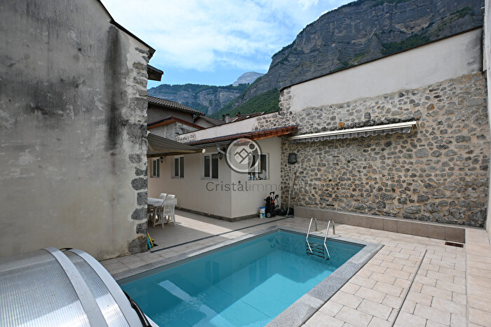 Lumbin : Maison 3 pièces à vendre