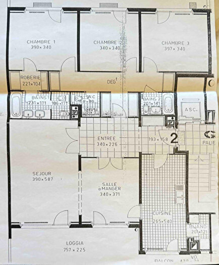 Maisons à vendre et appartements à louer - 3