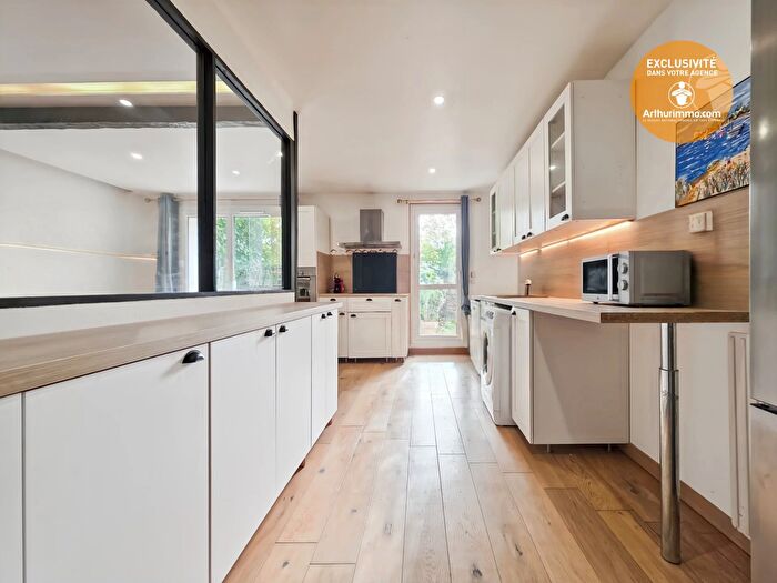 Appartement à vendre - Évry, Les Pyramides - 4 pièces - 3 chambres