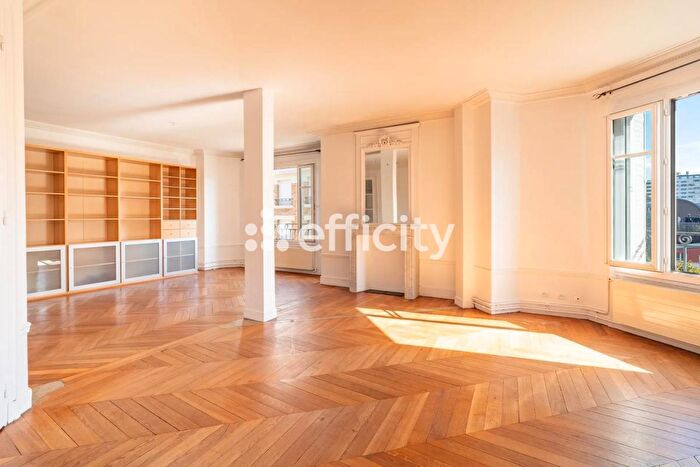 Issy-les-Moulineaux, Centre-ville, Corentin Celton, Les Varennes : Appartement 4 pièces à vendre