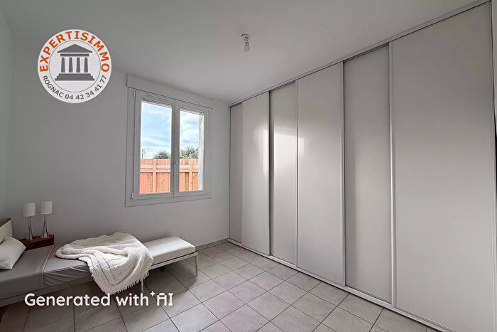 Maison à vendre - Vitrolles, Bords de létang, Tribales, Ferme de Croze - 4 pièces - 2 chambres