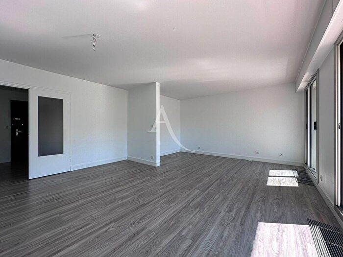 Centre Ville, Reims - Appartement 3 pièces à louer