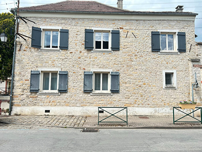 Maison 6 pièces à Bourron-Marlotte, à louer