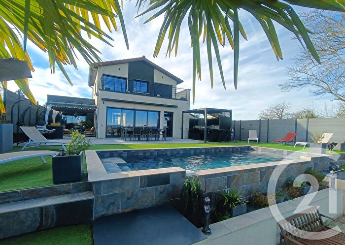 Maison à vendre - Jayat - 5 pièces - 3 chambres