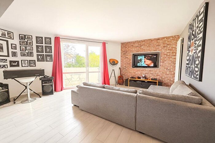 Appartement à vendre - Saint-Germain-en-Laye, Hennemont - 2 pièces - 1 chambre