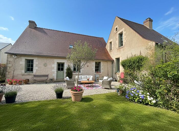 Maison à vendre - Saint-Cyr-sur-Loire - 8 pièces - 6 chambres