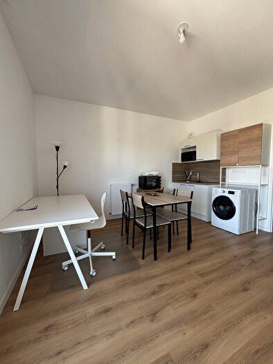 Quartiers Nord-Est, Jeanne d'Arc : Appartement 1 pièce à louer
