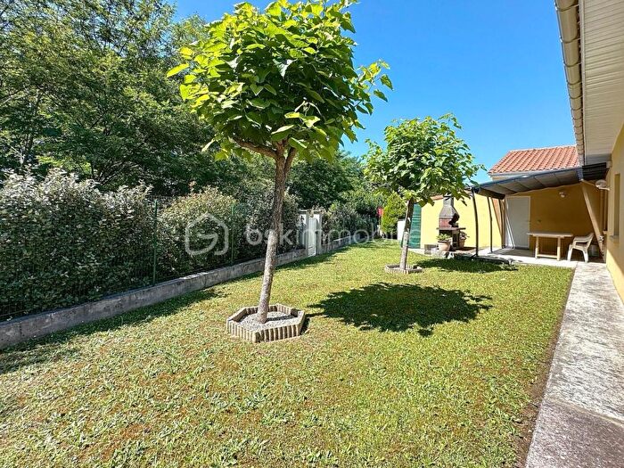 Maison à vendre - Saint-Pierre-du-Mont - 4 pièces - 3 chambres