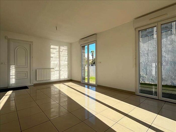 Maison à louer - Marnieres, Blanquefort - 3 pièces - 2 chambres