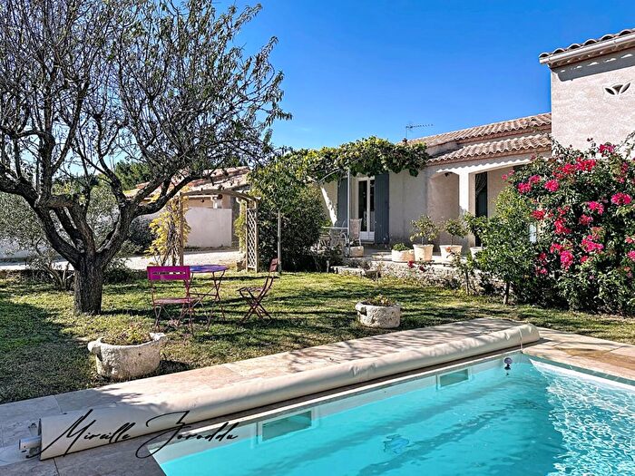 Maison 8 pièces à vendre à Jonquières-Saint-Vincent