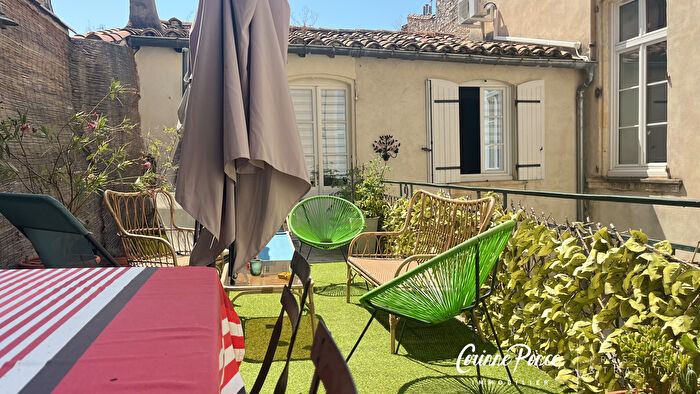 Appartement à vendre - Nîmes, Ecusson, Arènes - 8 pièces - 4 chambres