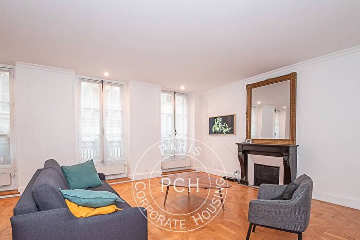 Appartement à louer - Clichy-Trinité, Paris ème - 3 pièces - 2 chambres