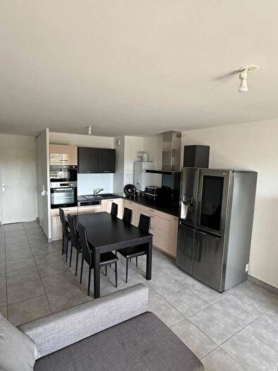 Appartement à louer - Nord, Plan-de-Cuques - 3 pièces - 2 chambres