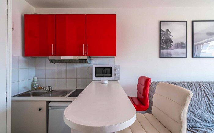 Appartement 1 pièce à Courcelles-Wagram, Paris ème arrondissement, à louer