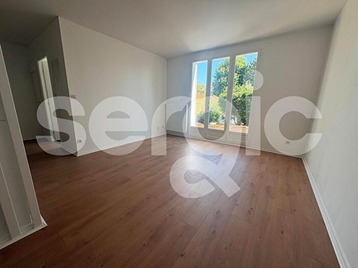 Bussy-Saint-Georges, Clos, Tillet, Génitoy, Golf - Appartement 3 pièces à louer