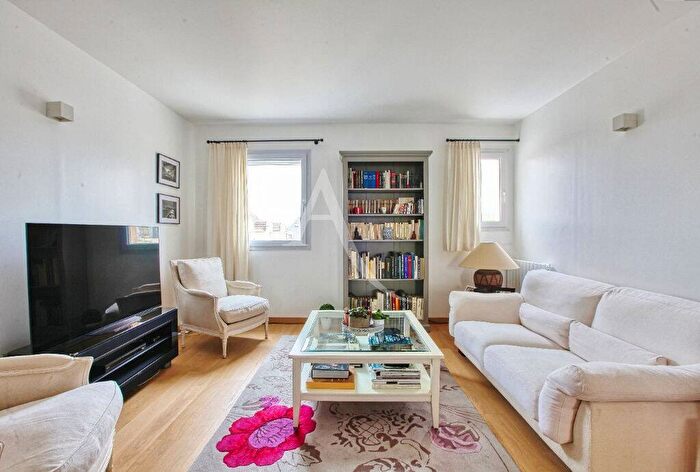 Appartement à louer - Coulee Verte, Meulan-en-Yvelines - 5 pièces - 3 chambres