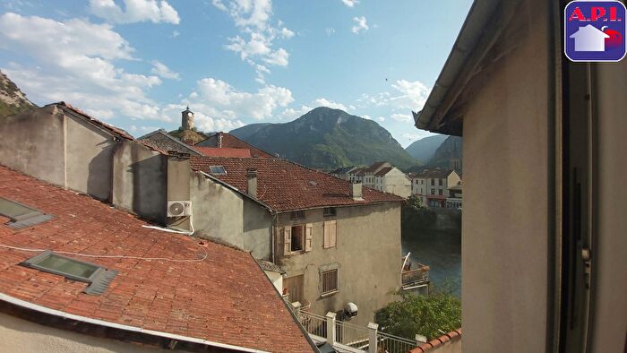 Tarascon-sur-Ariège : Appartement 2 pièces à louer
