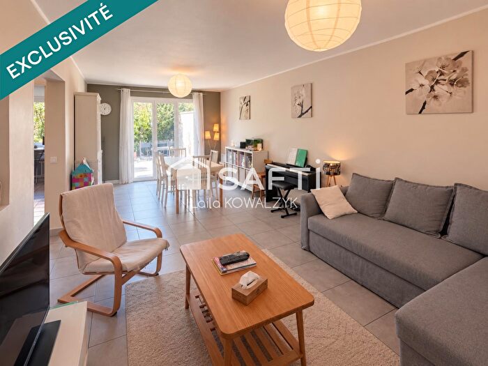 Maison 5 pièces à vendre à Villefontaine, Servenoble
