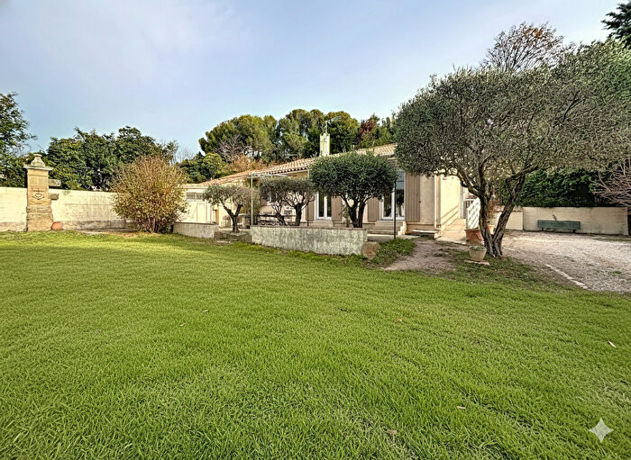 Maison à vendre - Eyguières - 5 pièces - 3 chambres