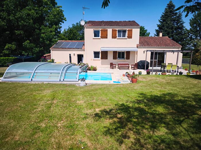 Parthenay : Maison 4 pièces à vendre